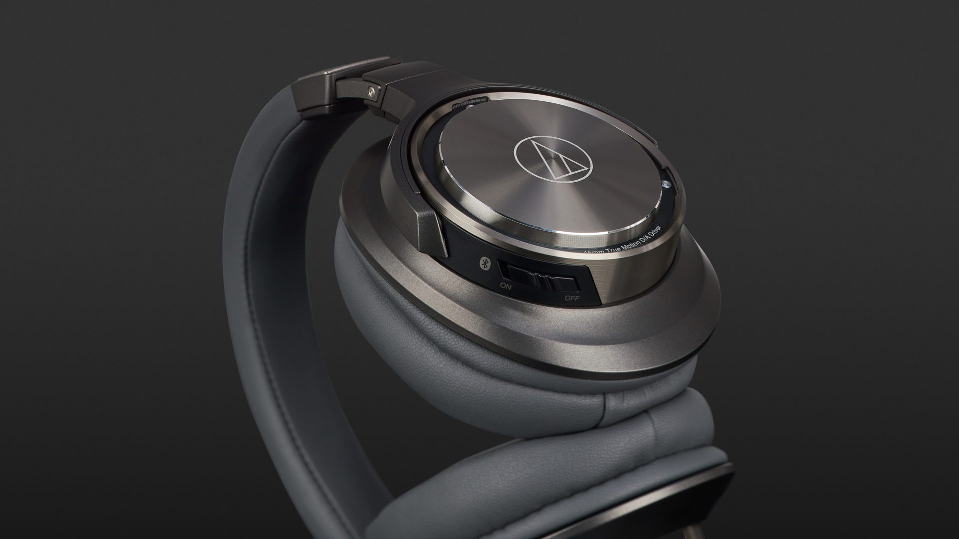 Audio-Technica ATH-DSR9BT Review | headphonecheck.com