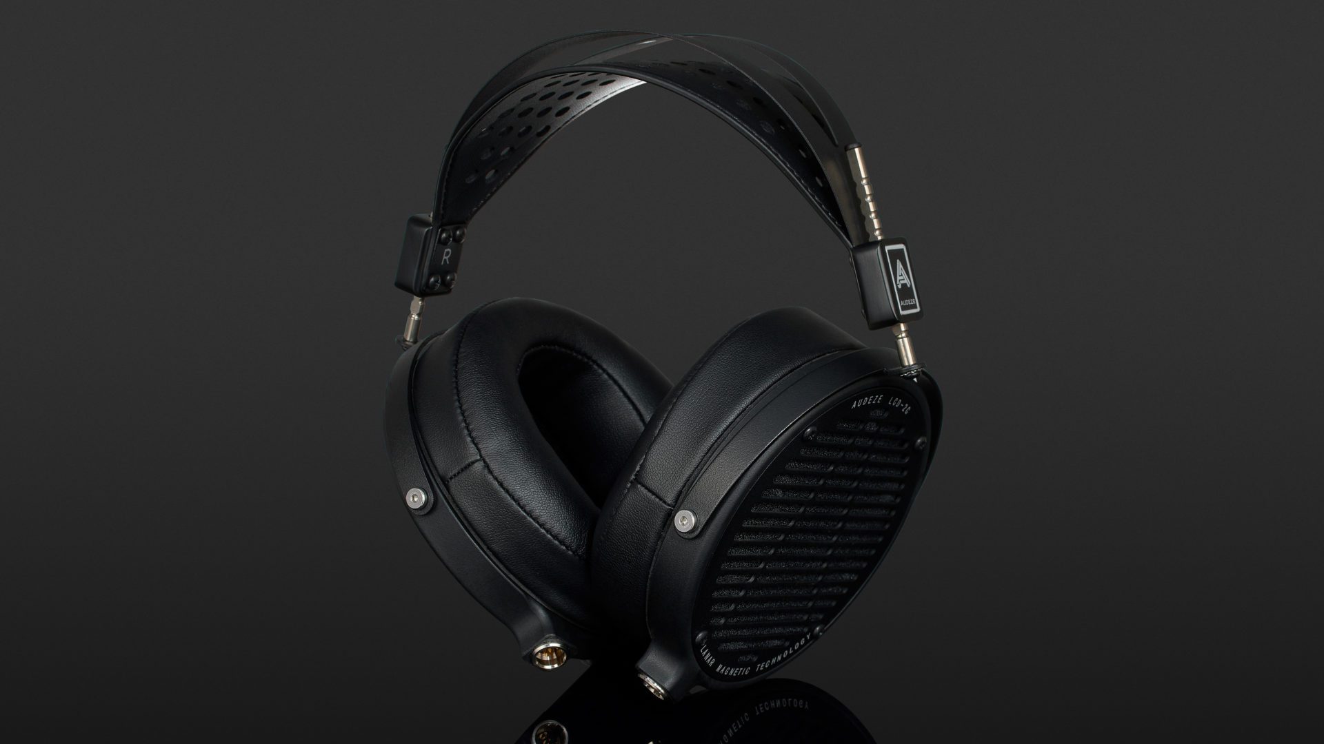 Audeze LCD-2C Review | headphonecheck.com