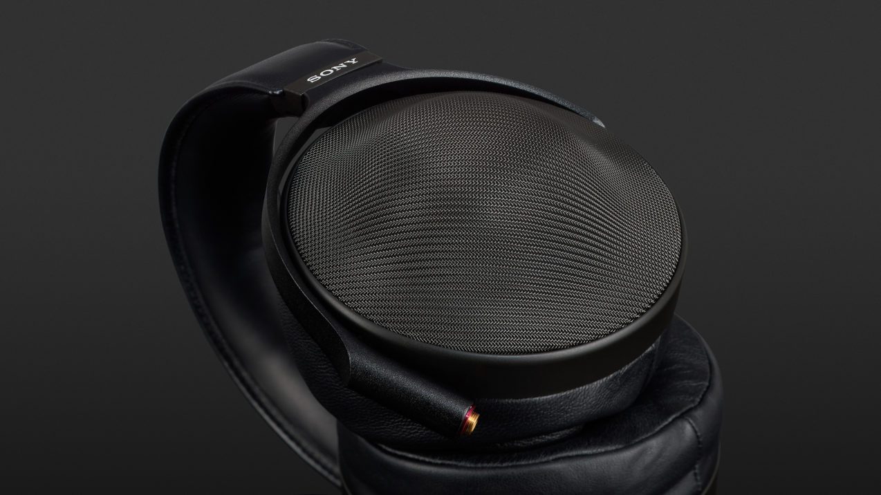 Sony MDR-Z1R Review | headphonecheck.com