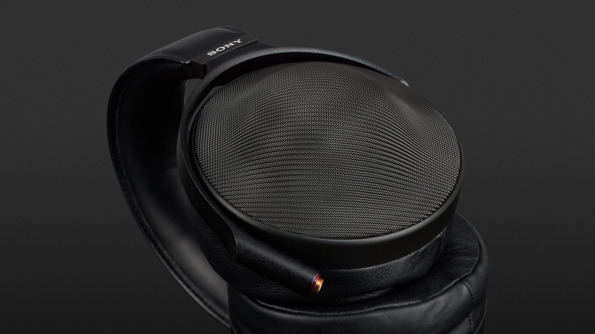 Sony MDR-Z1R Review | headphonecheck.com