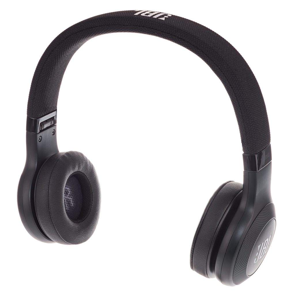 JBL E35 Review | headphonecheck.com