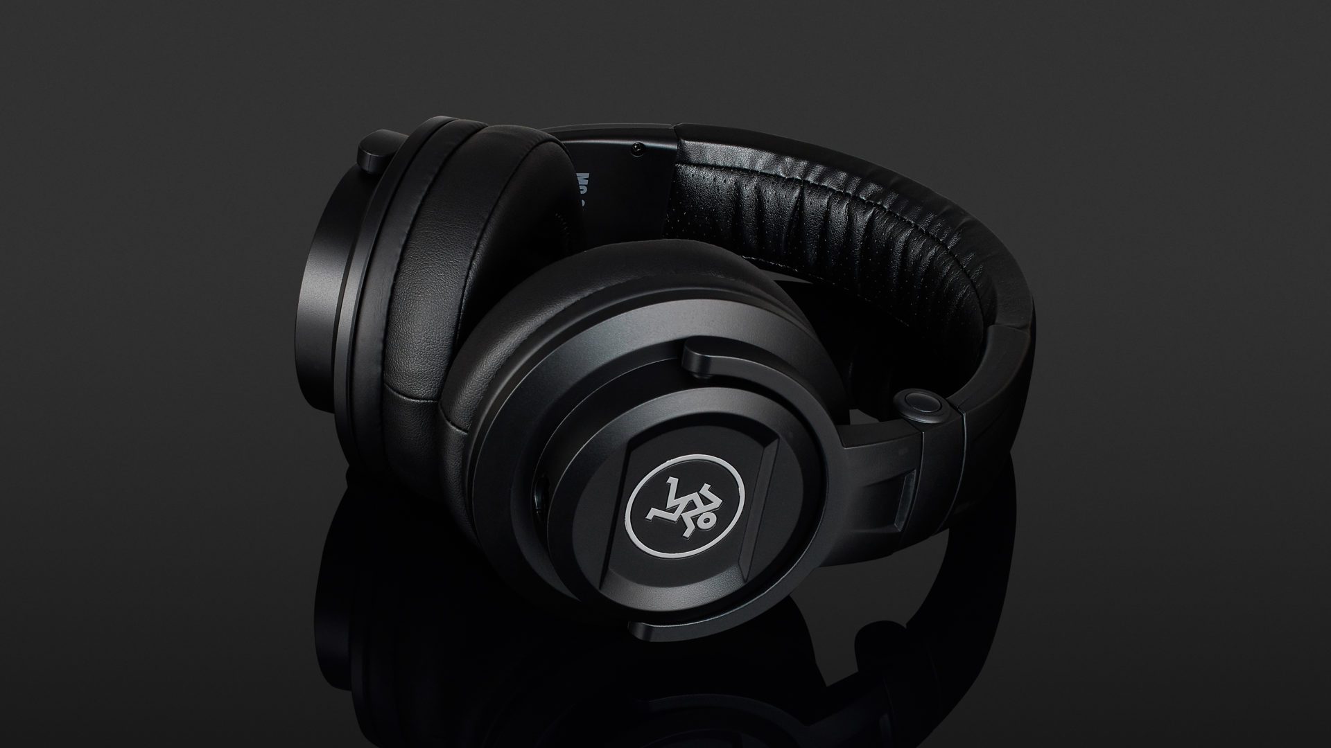 Mackie MC-250 Review | headphonecheck.com