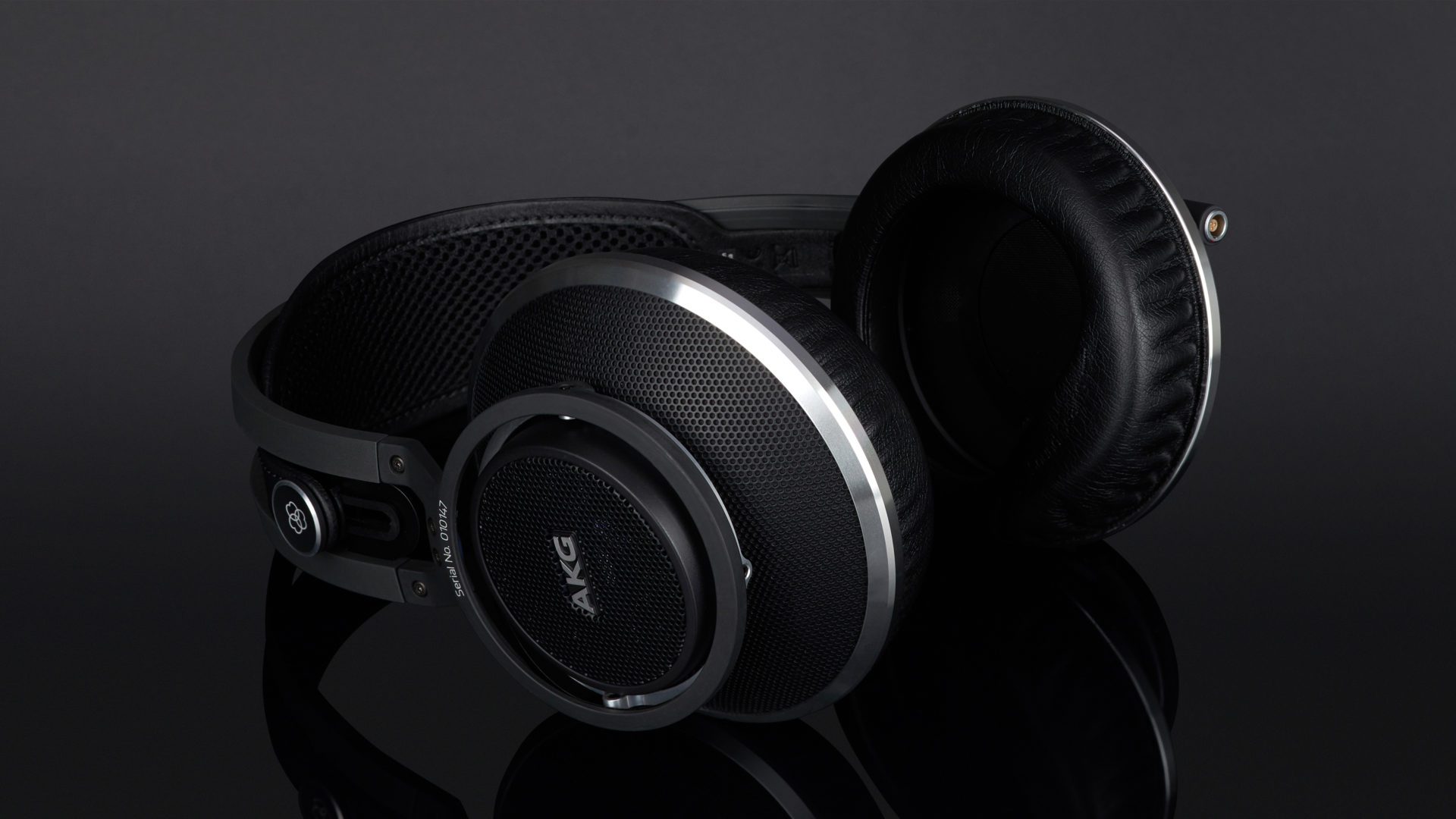 AKG K812 Review | headphonecheck.com