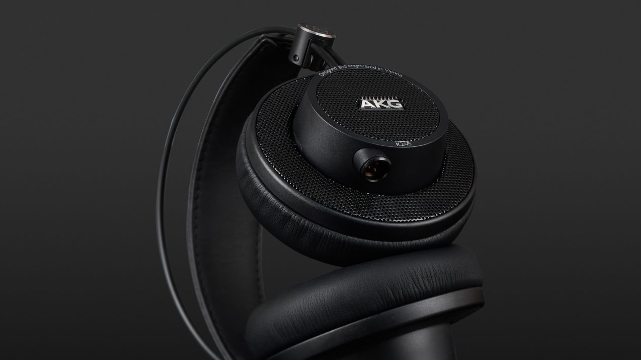 AKG K245 Review | headphonecheck.com