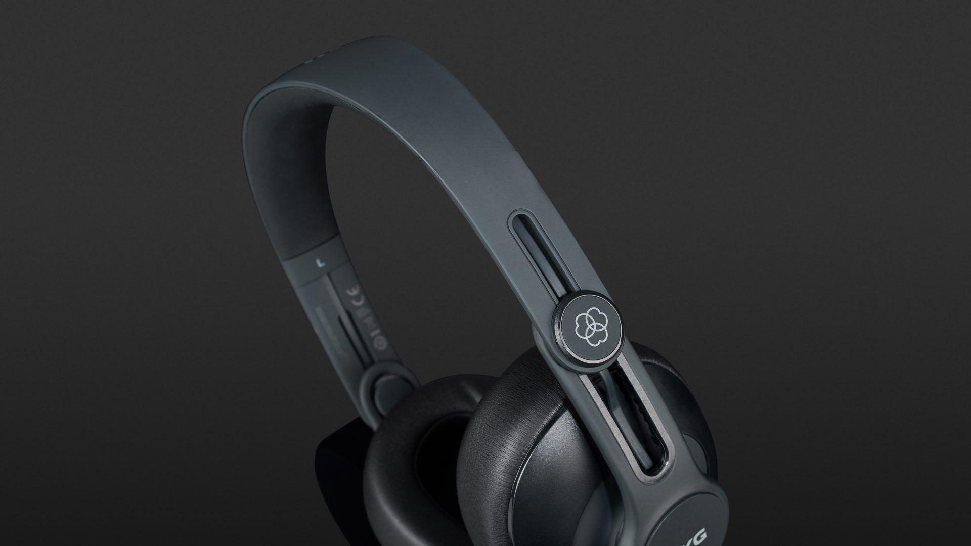 AKG K361 Review | headphonecheck.com