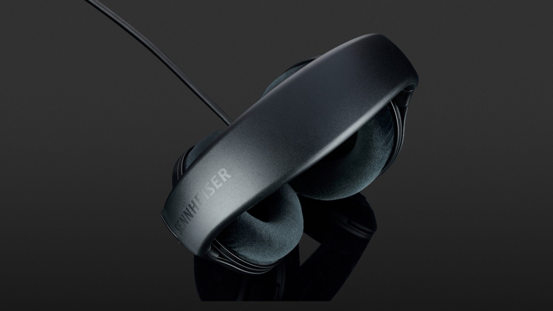 Sennheiser HD 400 Pro Review | headphonecheck.com