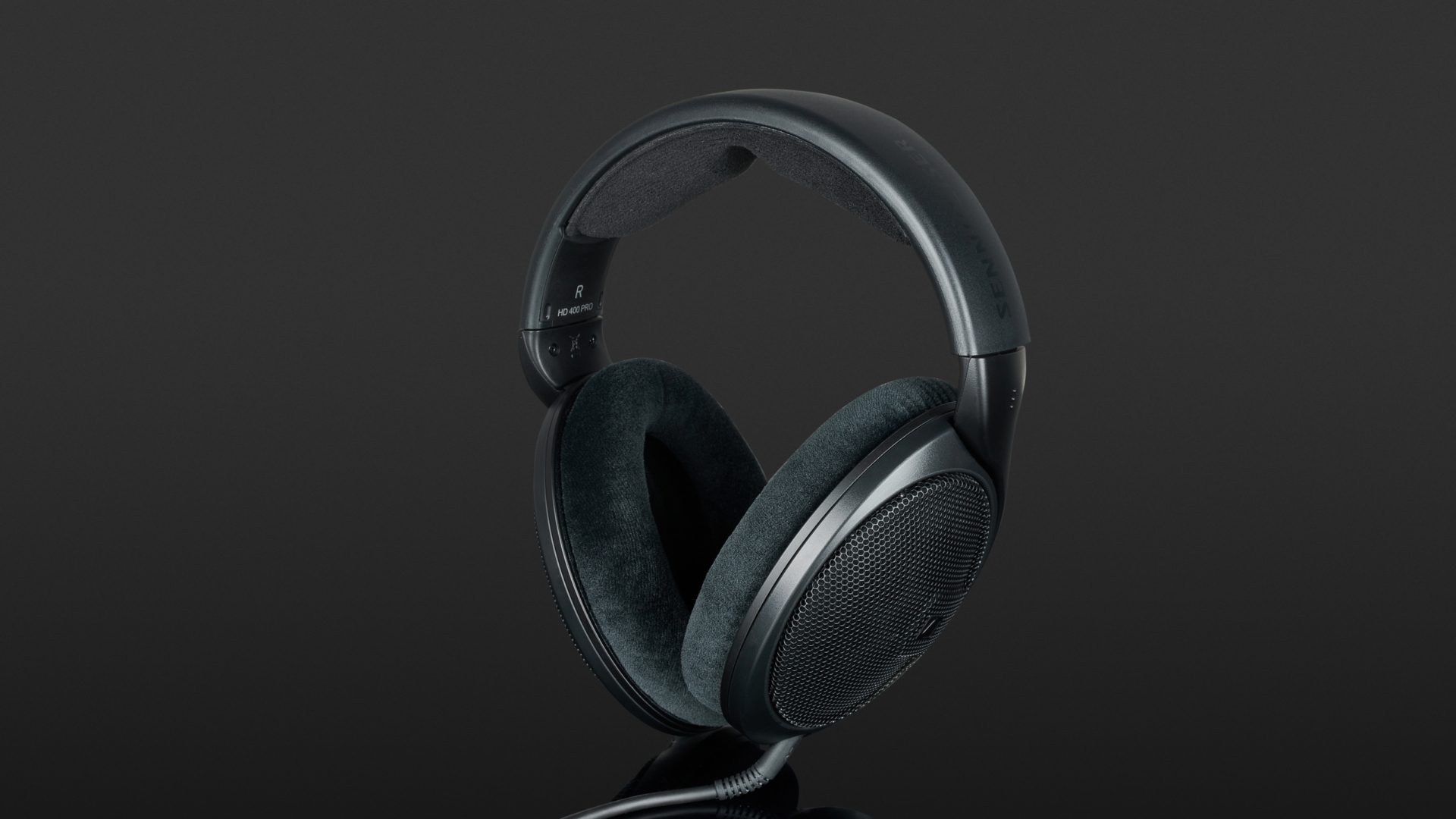 Sennheiser HD 400 Pro Review | headphonecheck.com