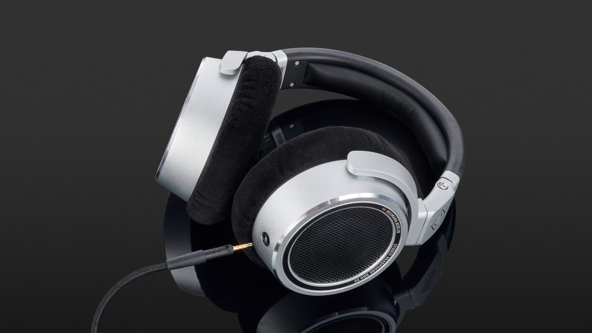 Neumann NDH 30 Review | headphonecheck.com