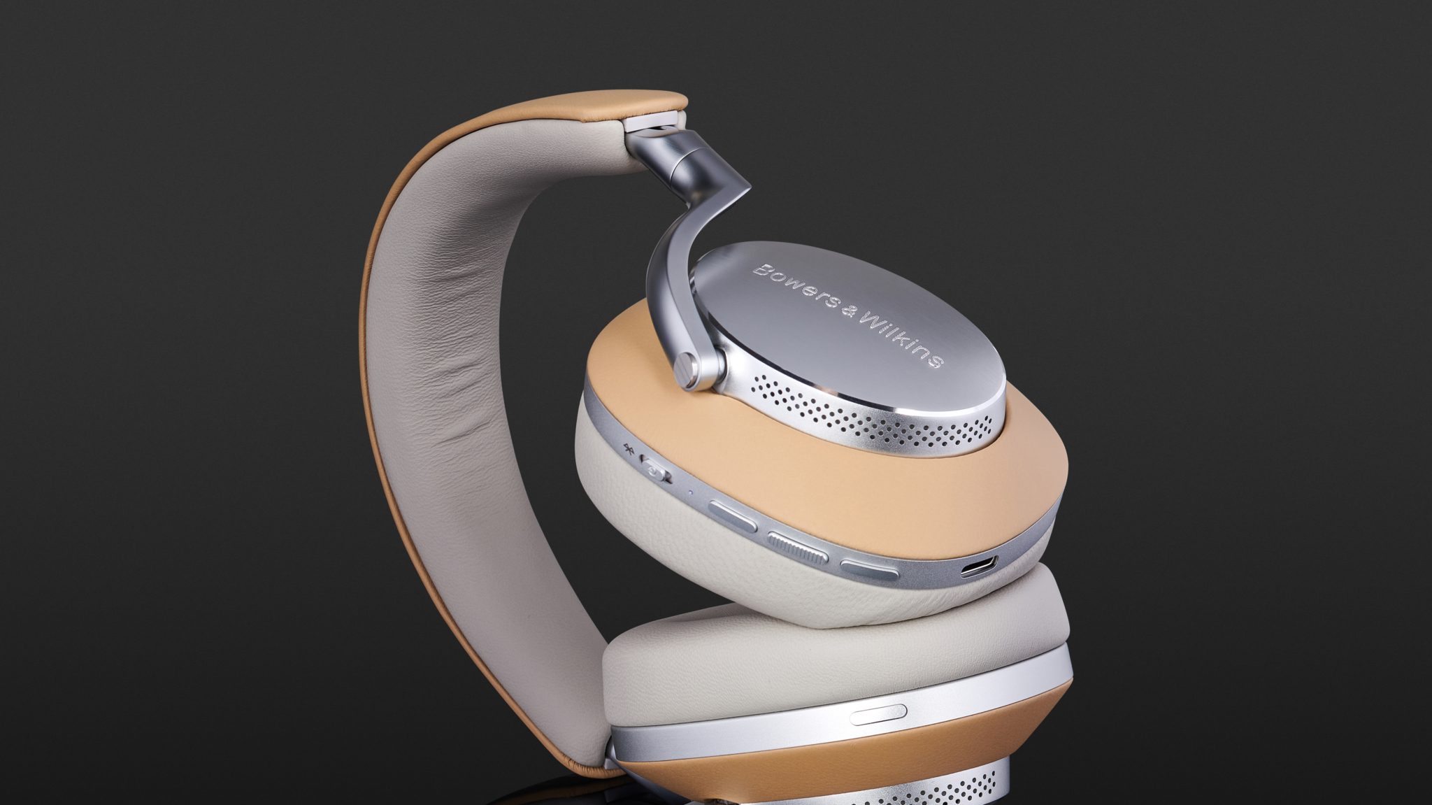 Bowers & Wilkins Px8 Review | headphonecheck.com